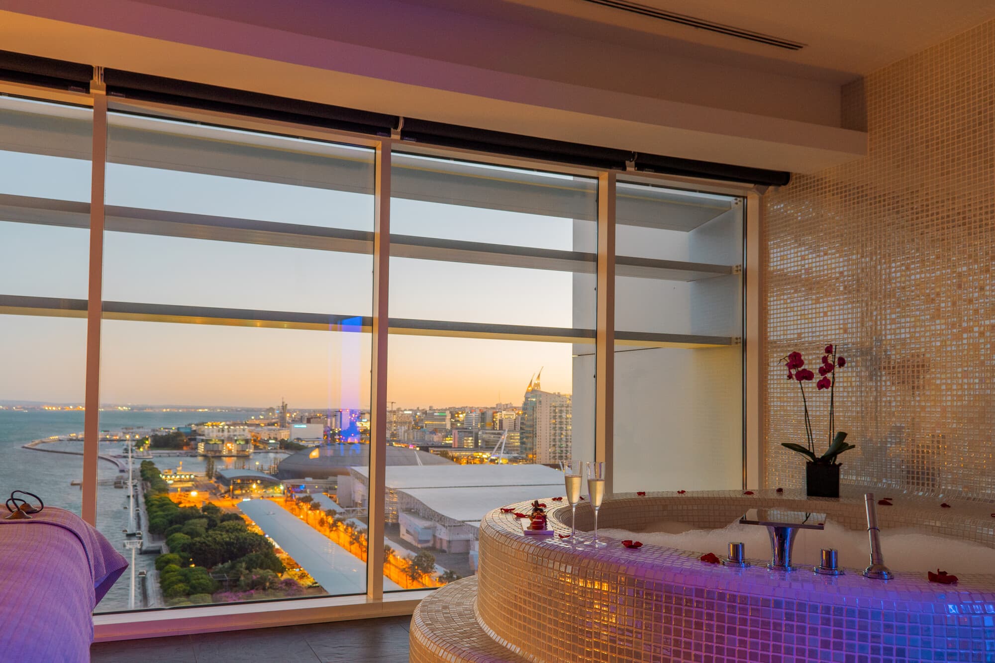 Early Booking - Promotion & Offers | MYRIAD by SANA Hotel